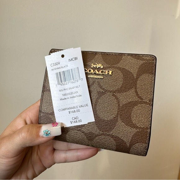 Coach | Bags | Coach Snap Wallet In Signature Canvas | Poshmark